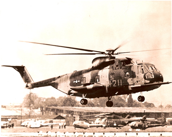 Sikorsky HH-3E lands at le Bourget after non-stop trans Atlantic flight ...