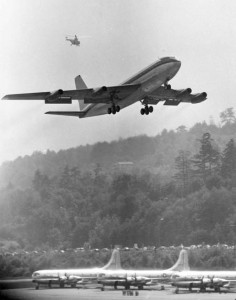 Boeing 367-80 N70700 takes off from Boeing Field, 15 July 1954. (Boeing ...