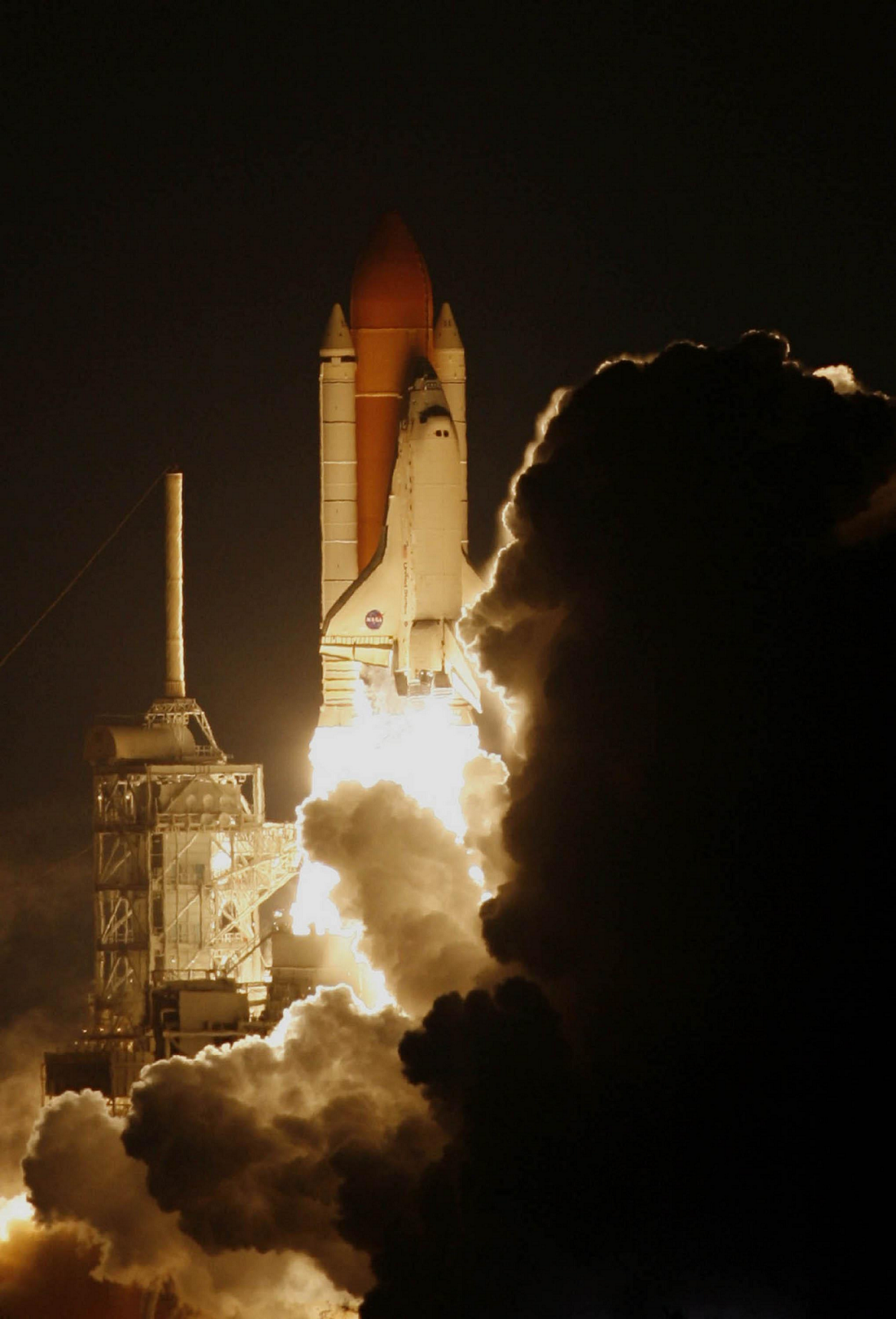 Space Shuttle Discovery (STS-116) launch from LC 39B, 01 17 35 UTC, 10 ...