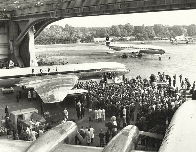 4 October 1958 | This Day in Aviation