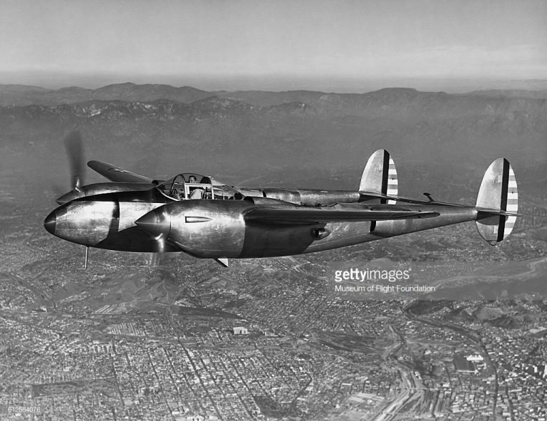 lockheed-yp38-lightning-fighter-aircraft-on-a-photo-flight-in-the ...